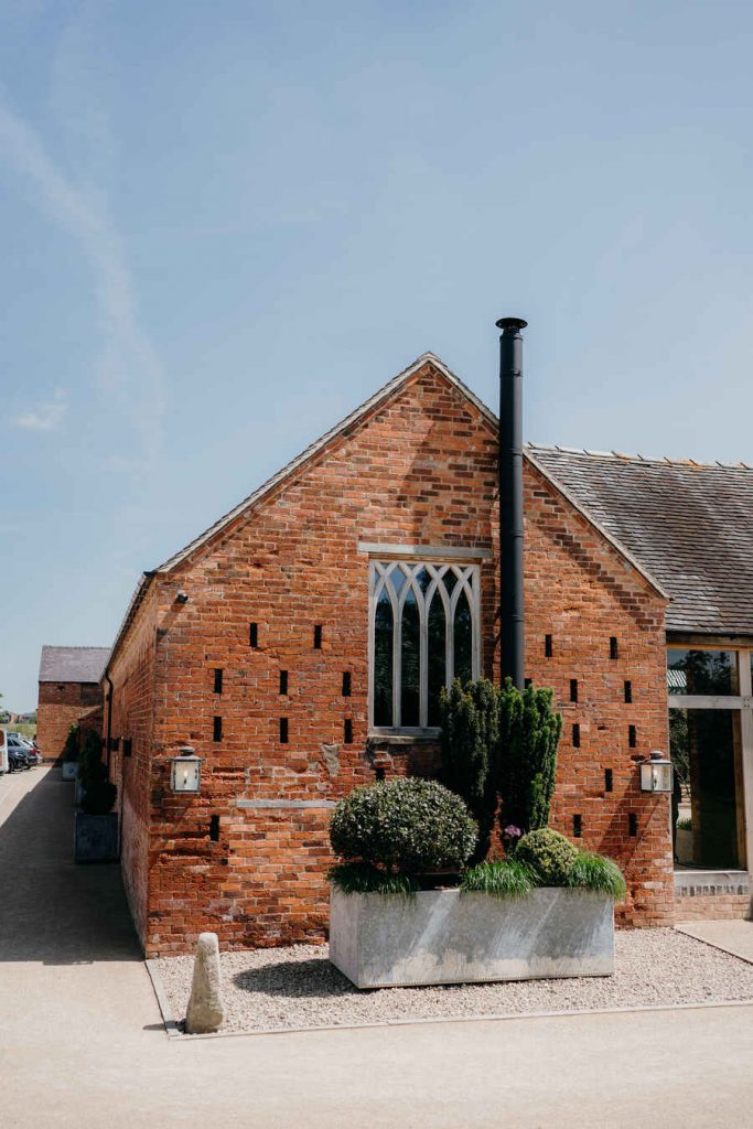 Grangefields Barn wedding; a summer Cripps & Co Celebration - Love ...