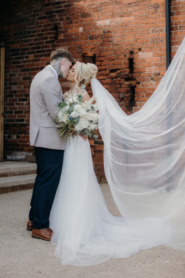 Grangefields Barn wedding; a summer Cripps & Co Celebration - Love ...